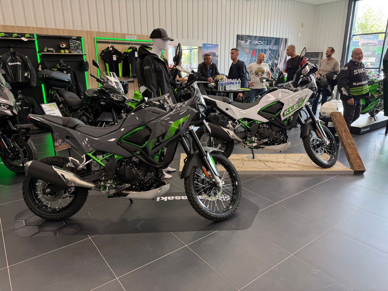 Kawasaki Tour : la chaleur n'a pas freiné les passionnés chez Meras ...